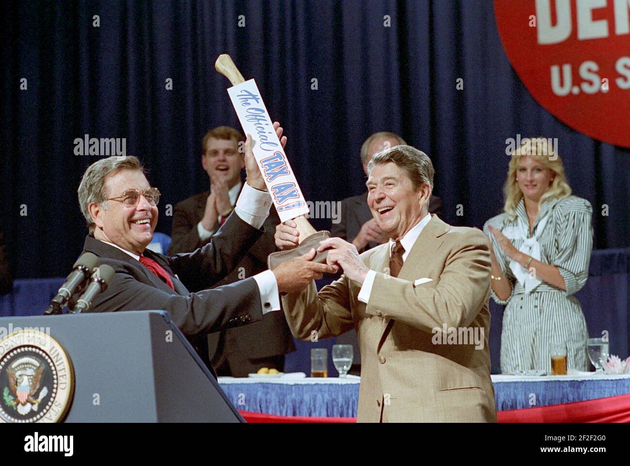President Ronald Reagan attending a fundraiser for Jeremiah Denton ...