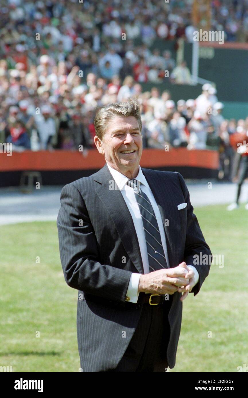 1984 opening hi-res stock photography and images - Alamy