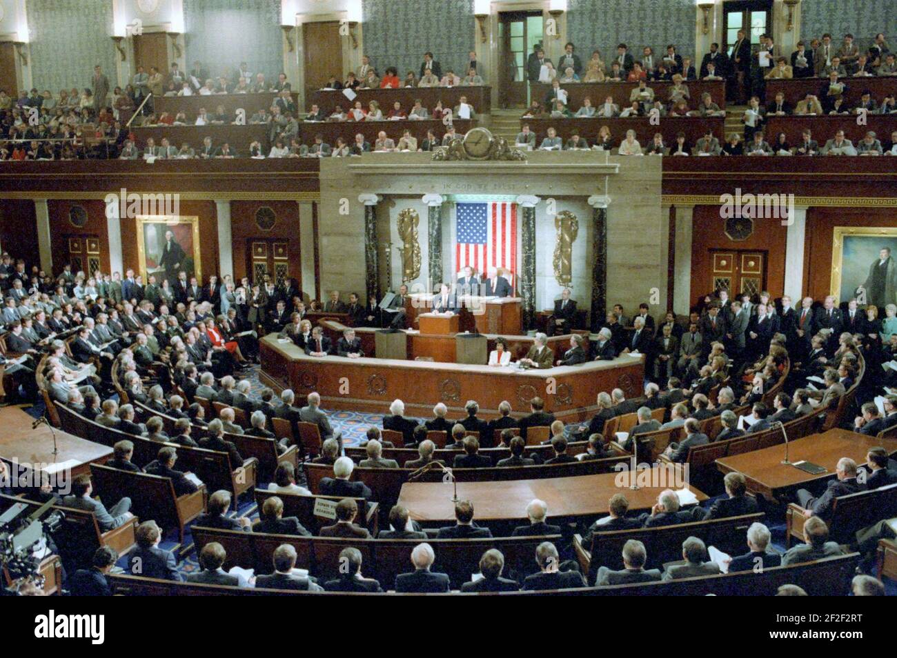 President Ronald Reagan gives the State of the Union Address to ...