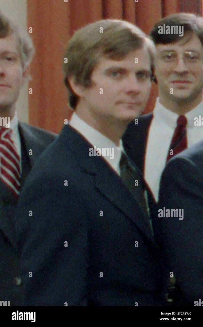 President Ronald Reagan Farewell Photo Opportunity with Lyn Nofziger ...