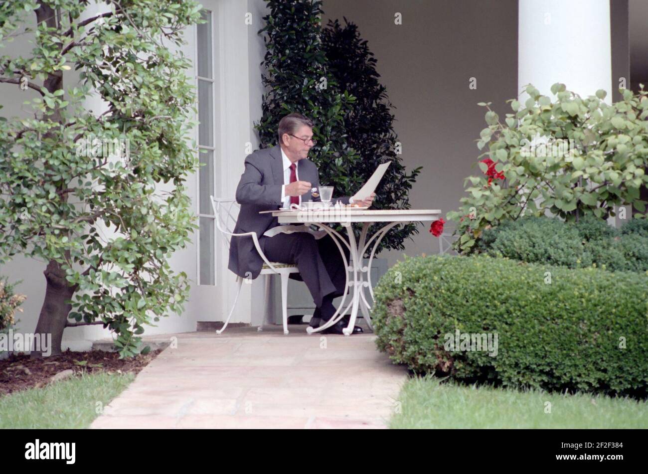 Ronald Reagan Lunch High Resolution Stock Photography and Images - Alamy