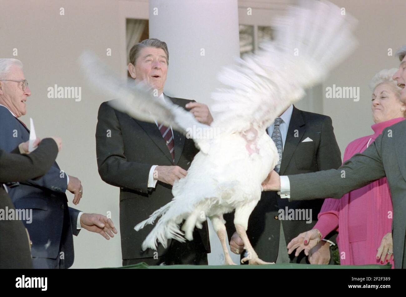 President Ronald Reagan receives the 40th White House Thanksgiving ...
