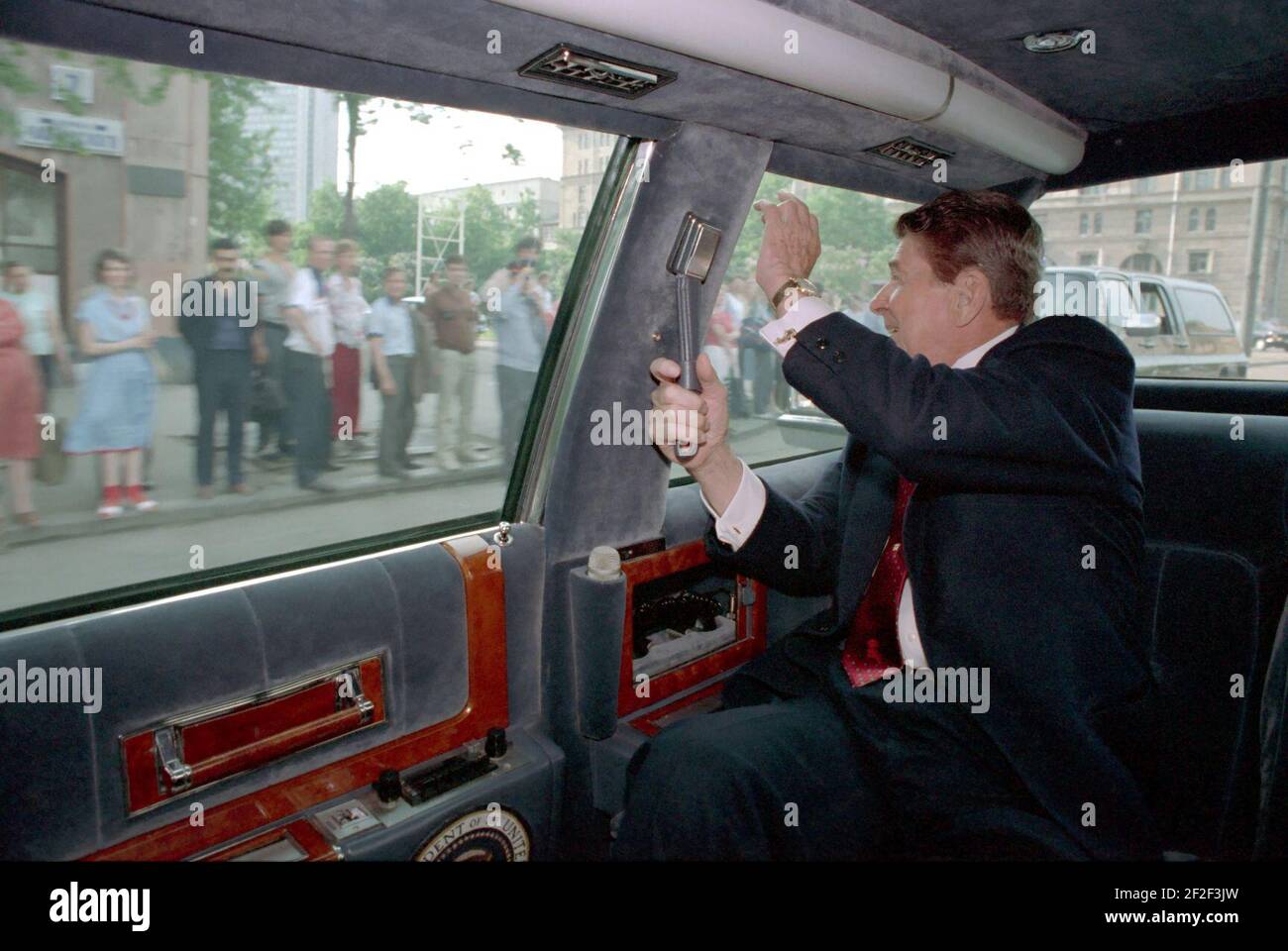Reagan waving hi-res stock photography and images - Alamy