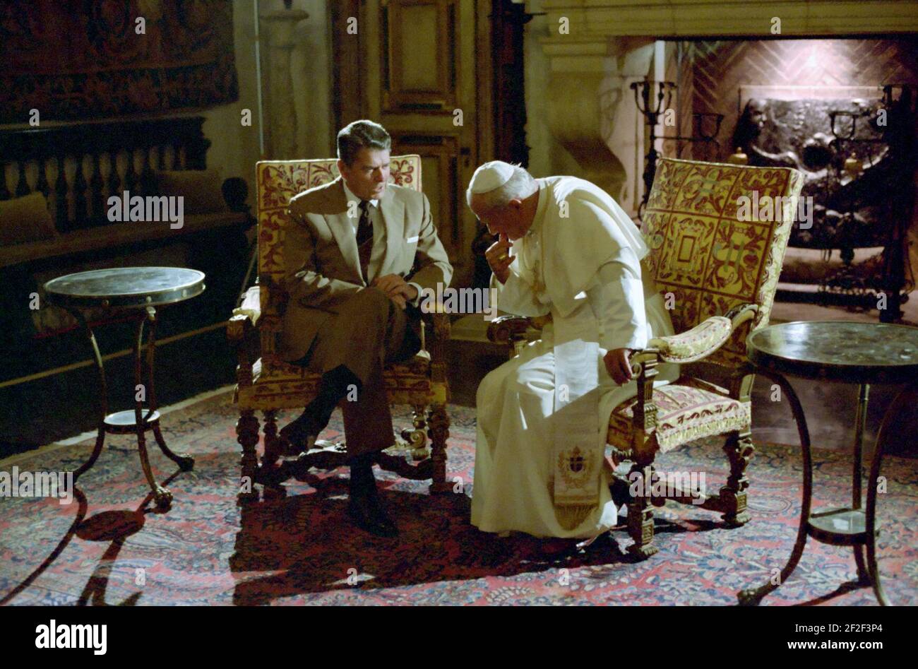 President ronald reagan with pope john paul ii hi-res stock photography ...