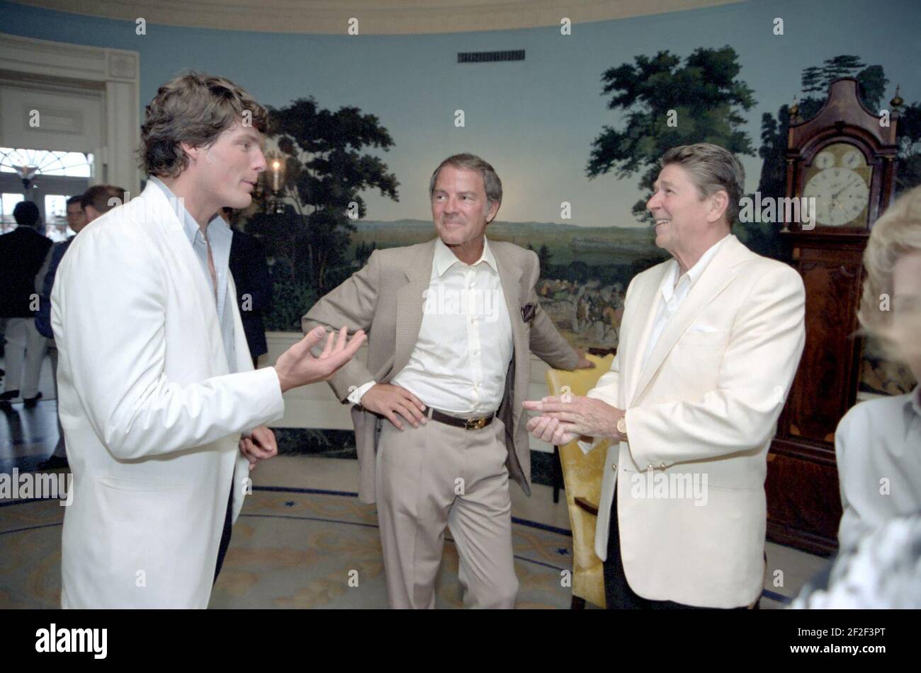 President Ronald Reagan with Christopher Reeve and Frank Gifford Stock ...