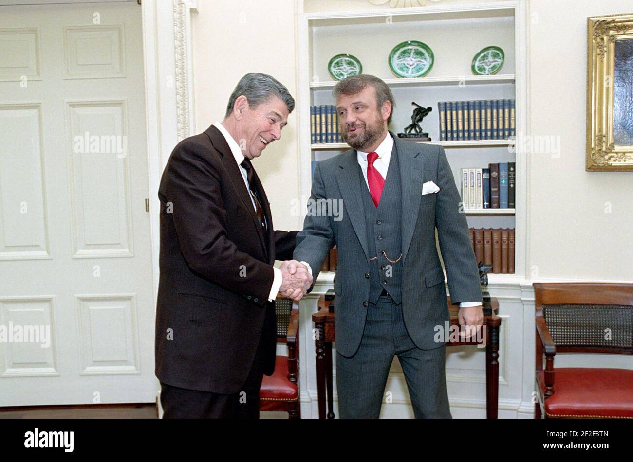 President Ronald Reagan with Tony Dolan Stock Photo - Alamy