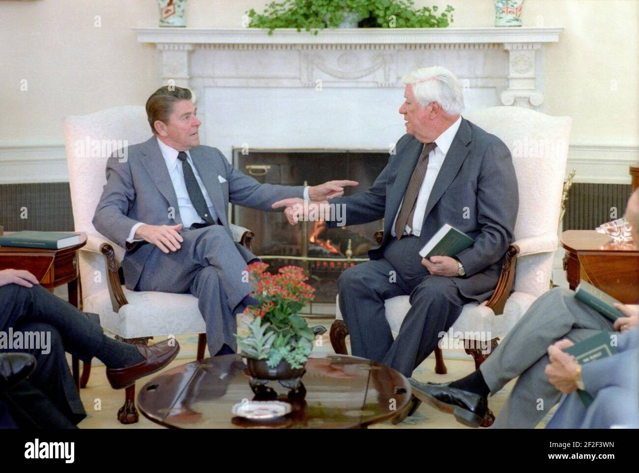 Tip o'neill and ronald reagan hi-res stock photography and images - Alamy