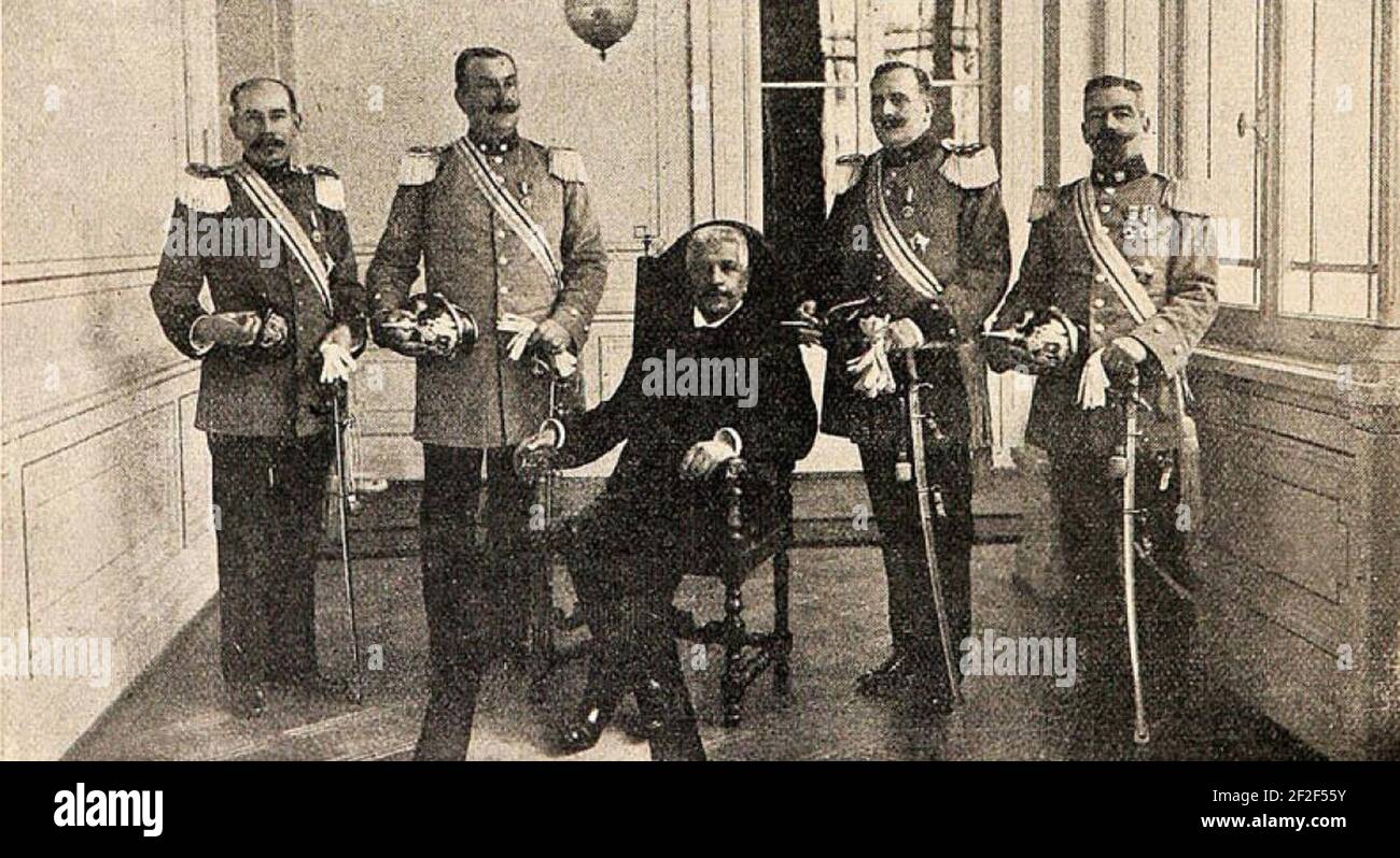 Presidente Pedro Montt y edecanes Stock Photo - Alamy