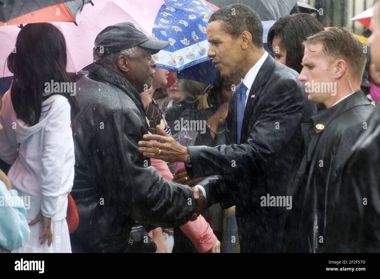 Presidential greeting in the rain Stock Photo - Alamy