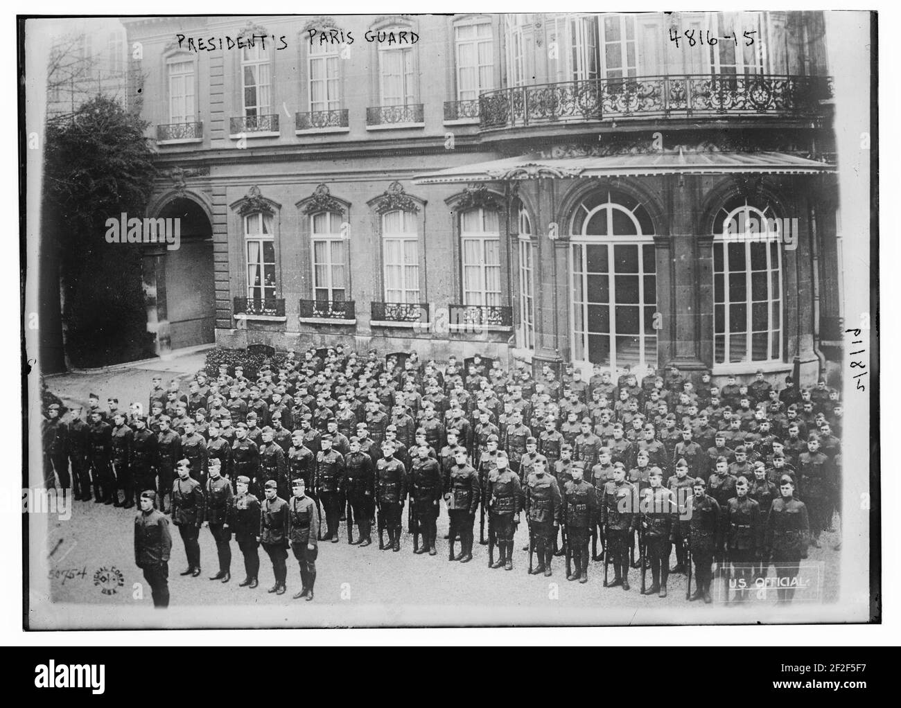 Paris guard hi-res stock photography and images - Alamy