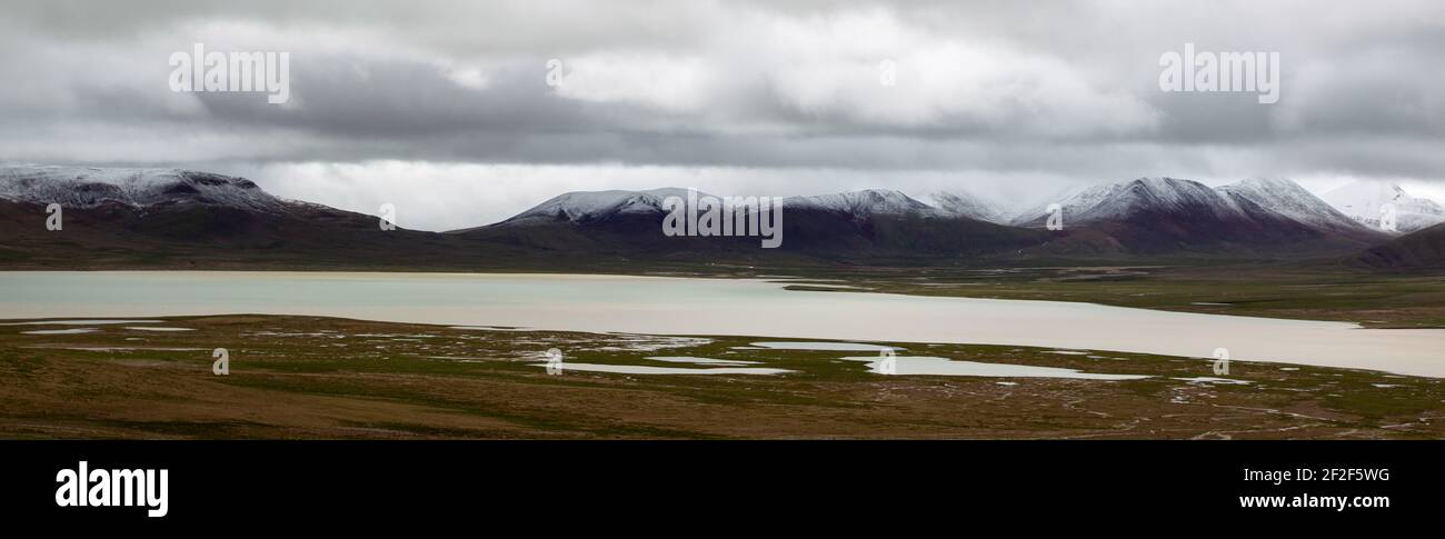 Natural scenery of Tibetan Plateau in China Stock Photo - Alamy