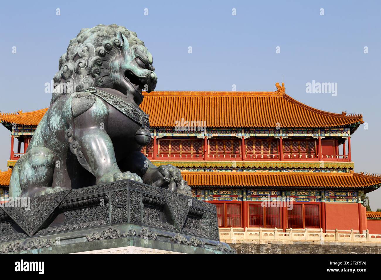 Bronze Guardian Lion Statue in the Forbidden City, Beijing, China Stock ...