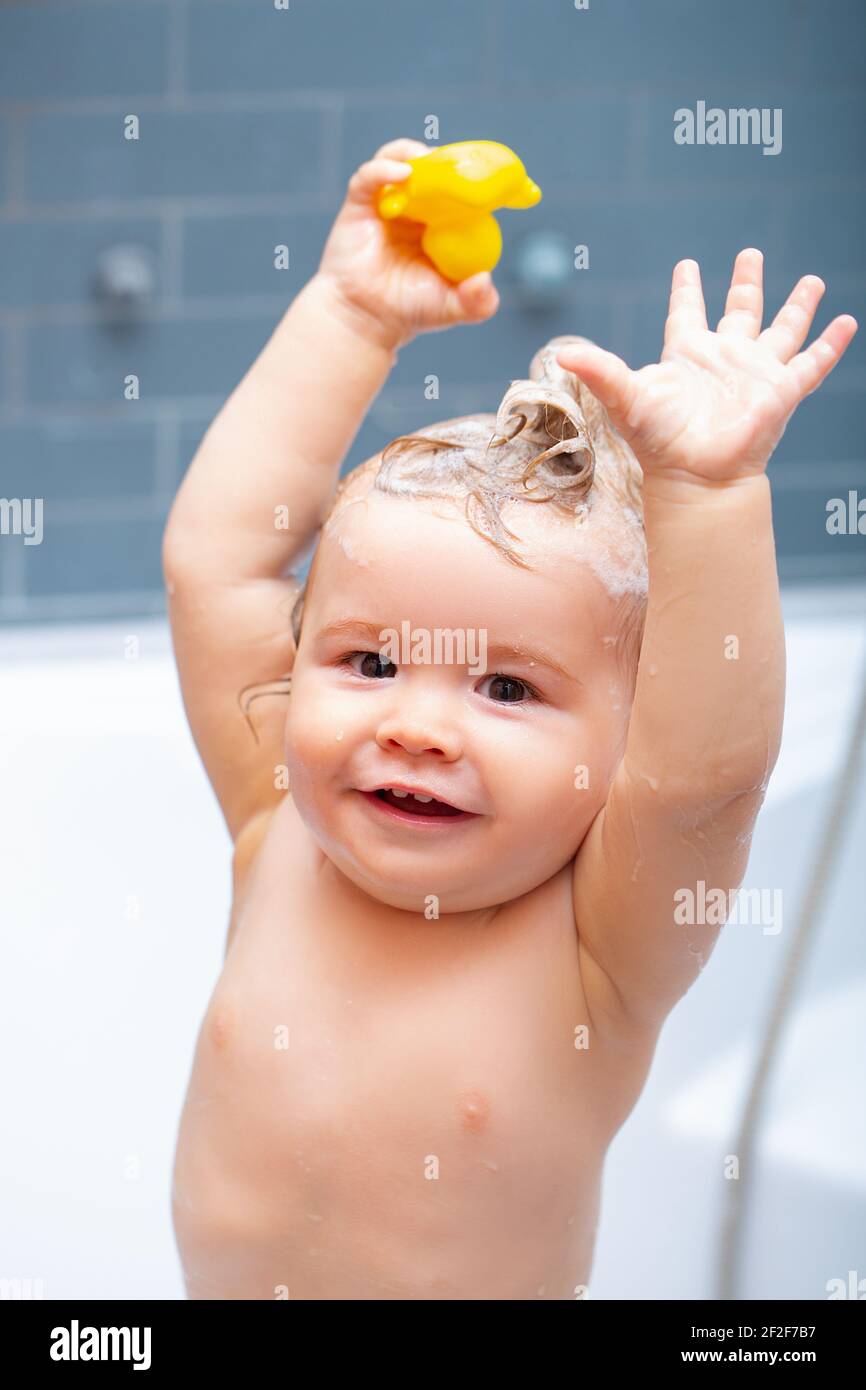 Children splashing water in the bathroom hi-res stock photography and ...