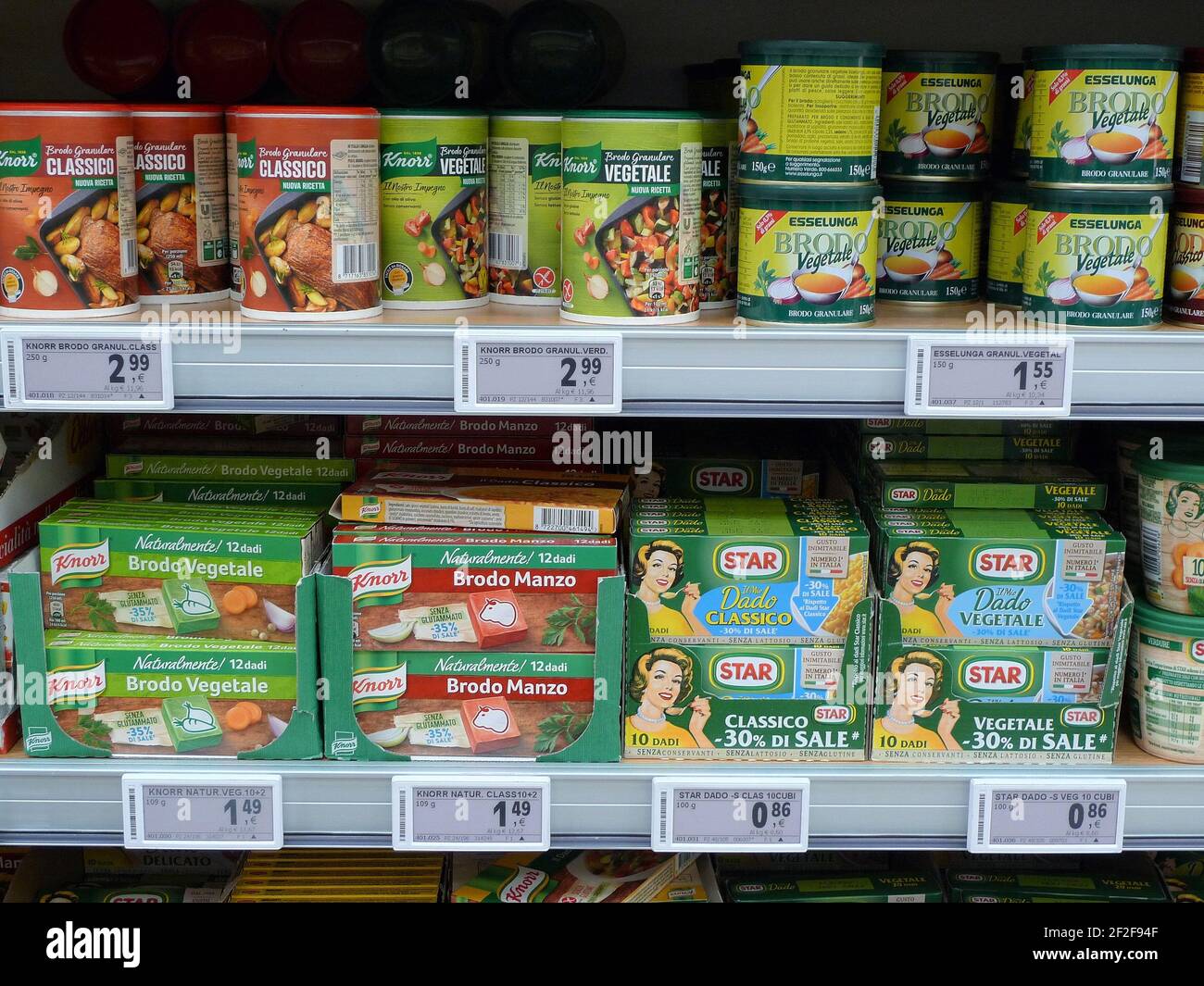 Stock shelf hi-res stock photography and images - Alamy