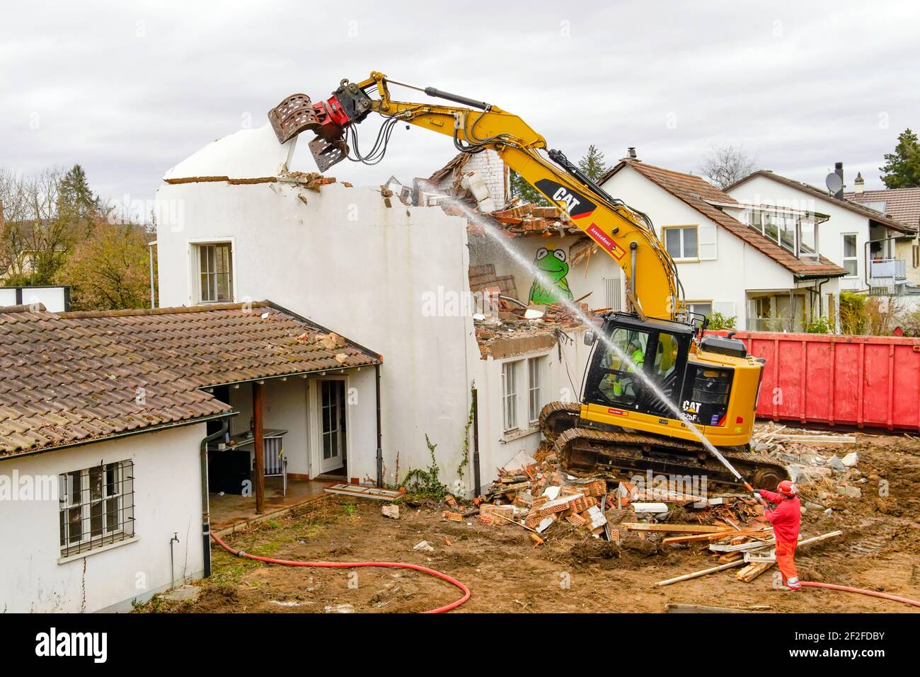 Bulldozer tearing down building hi-res stock photography and images - Alamy