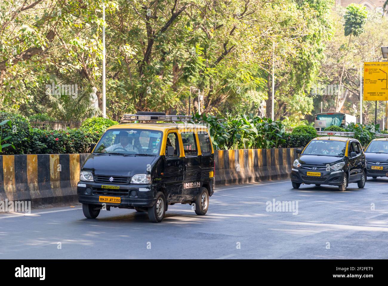 Taxis mumbai hi-res stock photography and images - Alamy
