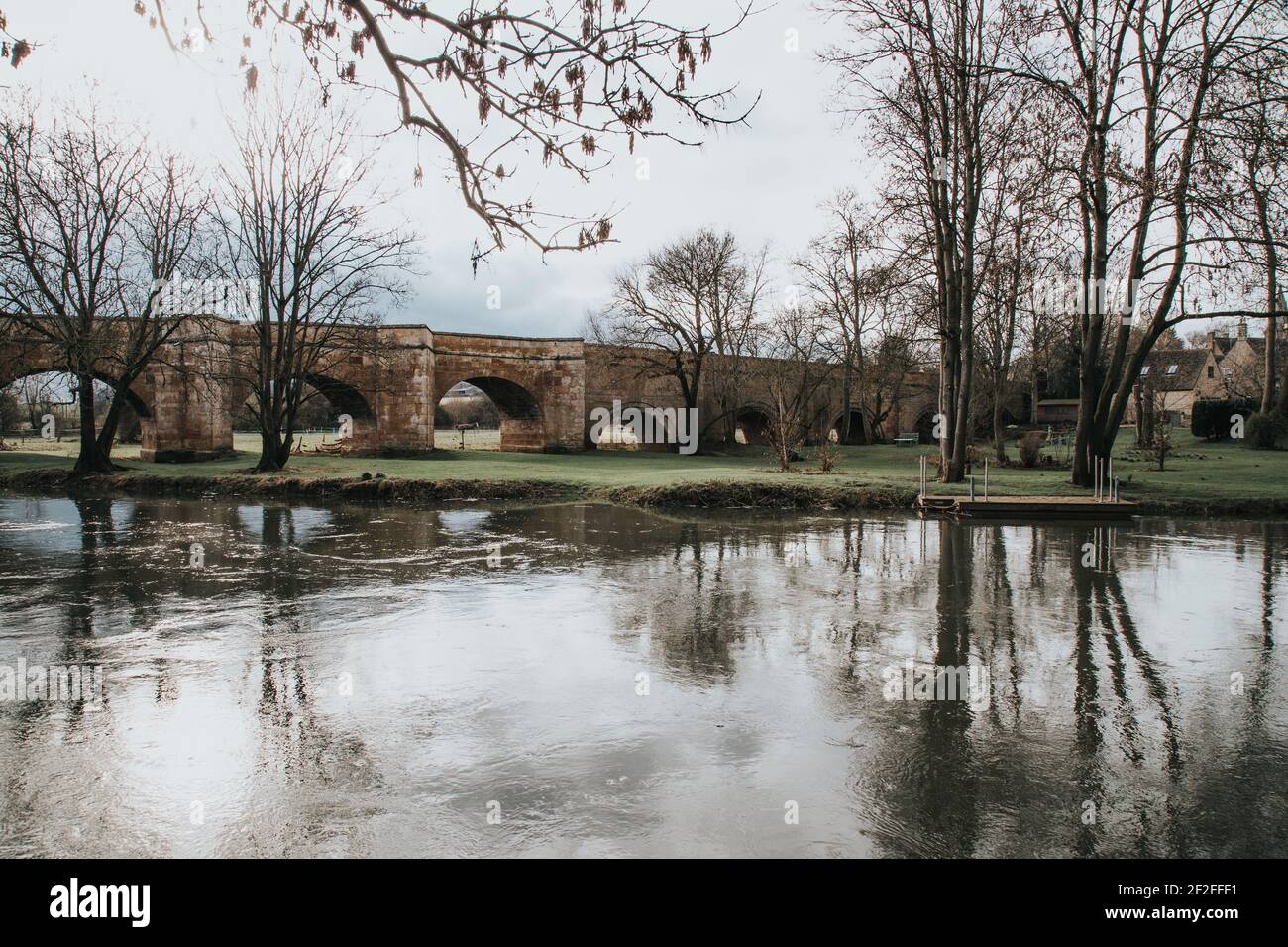 Road bridge over the river Nene at Wansford, Cambridgeshire Stock Photo ...