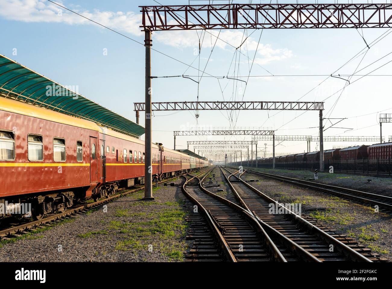Train, Orient Express, Uzbekistan, train station Stock Photo - Alamy