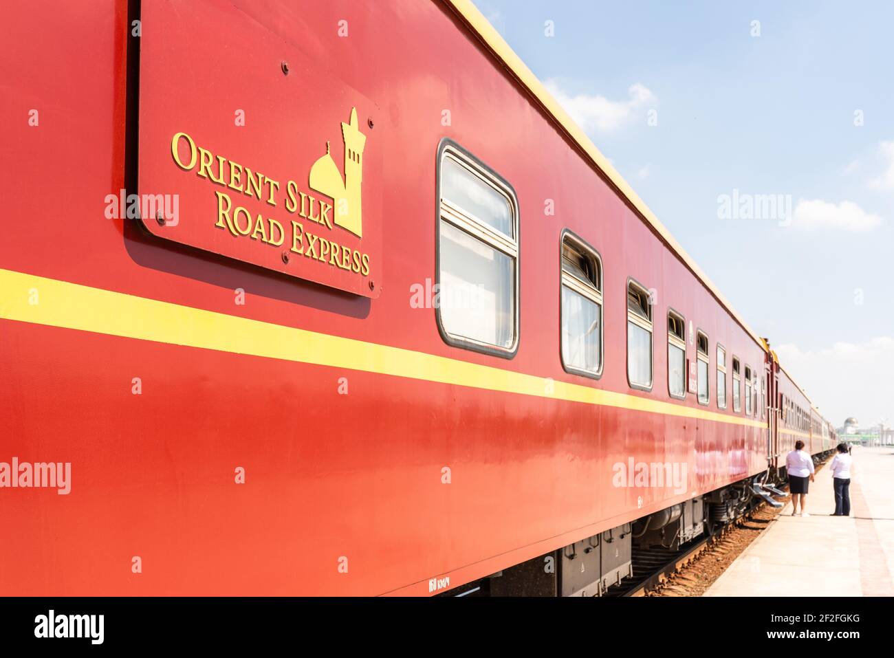 Train, Orient Express, Uzbekistan, train station Stock Photo - Alamy