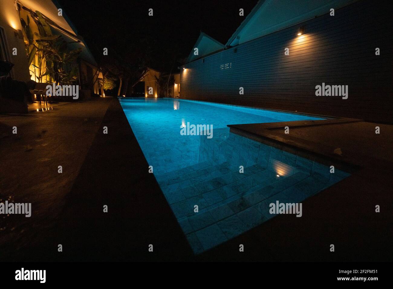 Dark blue swimming pool hi-res stock photography and images - Alamy