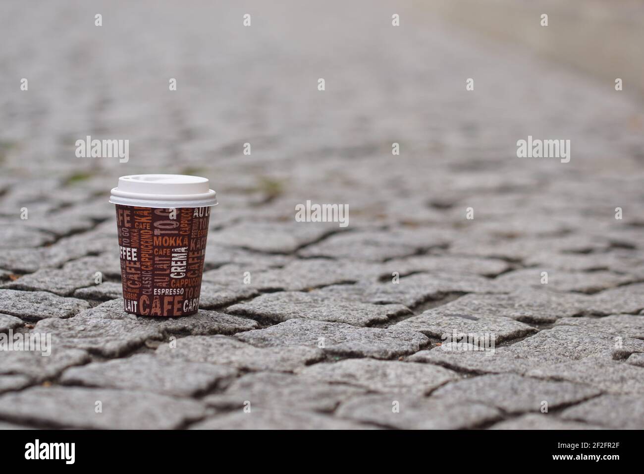 Plastic coffee cup pollution hi-res stock photography and images - Alamy