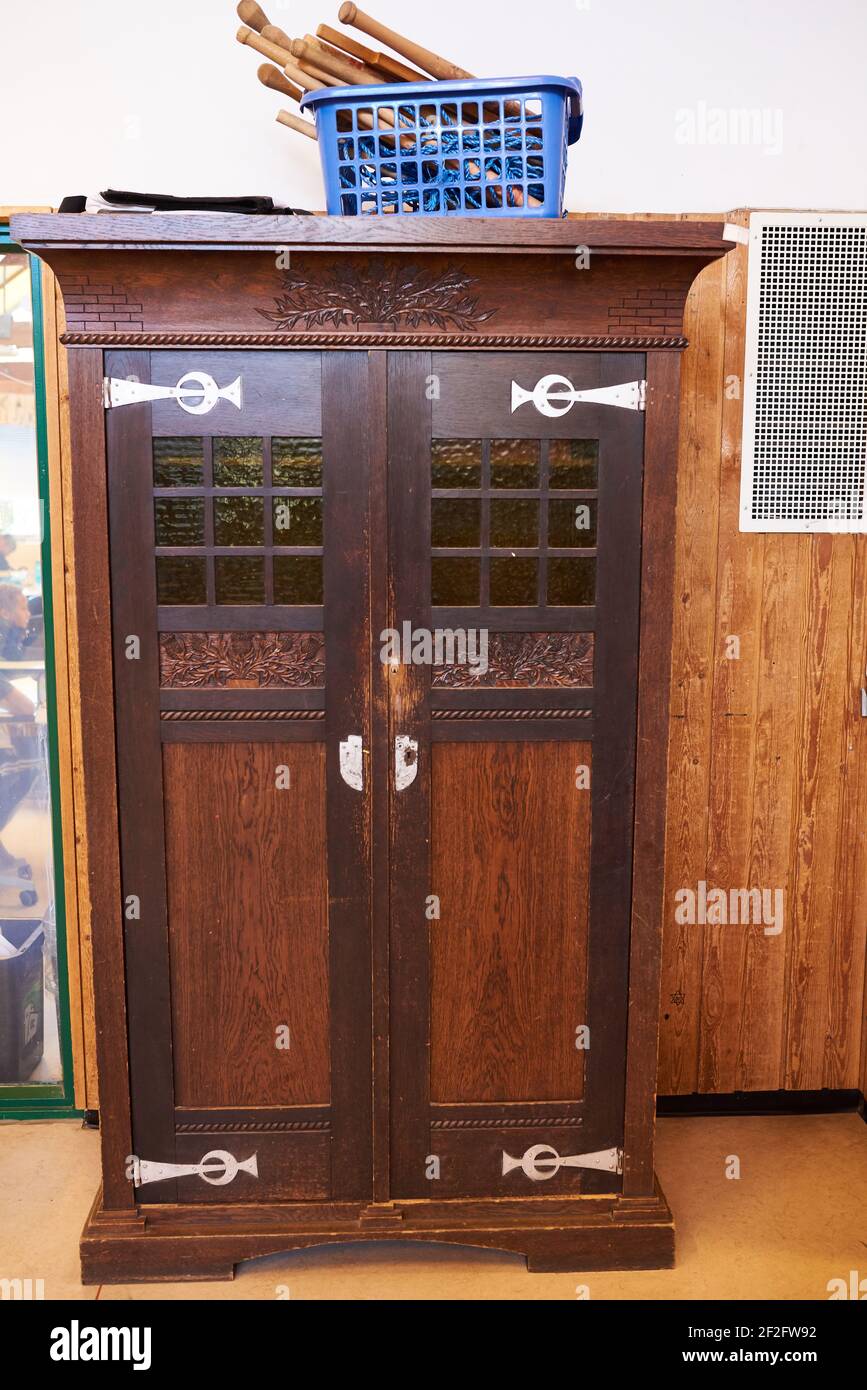 Busy school hall hi-res stock photography and images - Alamy