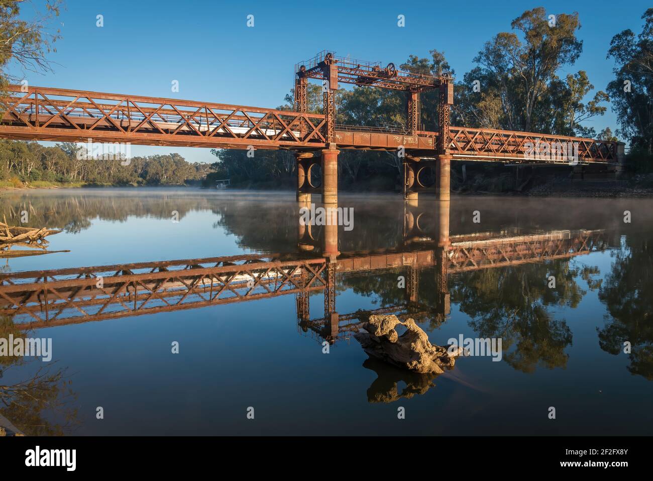 Old railway lift bridge over the Murray River in Tocumwal, New South ...
