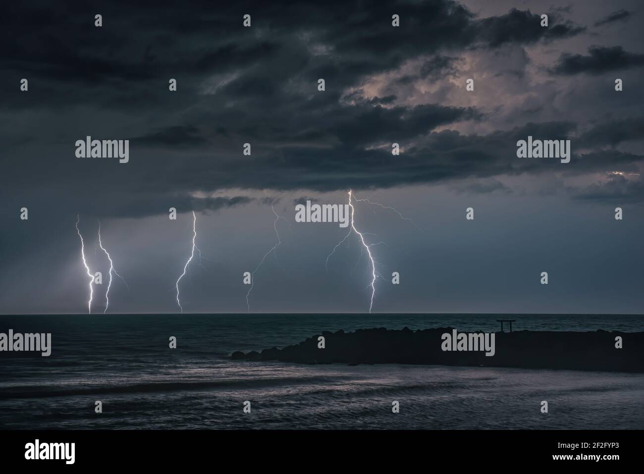 Lightning on ocean hi-res stock photography and images - Alamy
