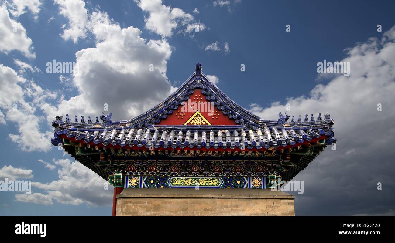 Traditional decoration of the roof of a Buddhist temple, Xian (Sian ...