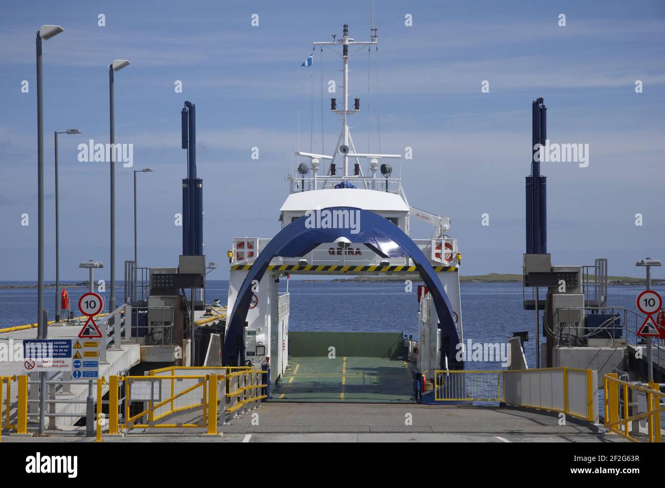 Ferry fetlar scotland hi-res stock photography and images - Alamy