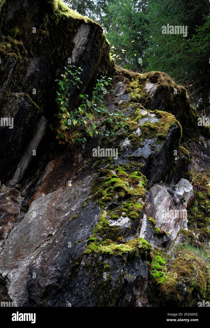Mountain rock texture hi-res stock photography and images - Alamy