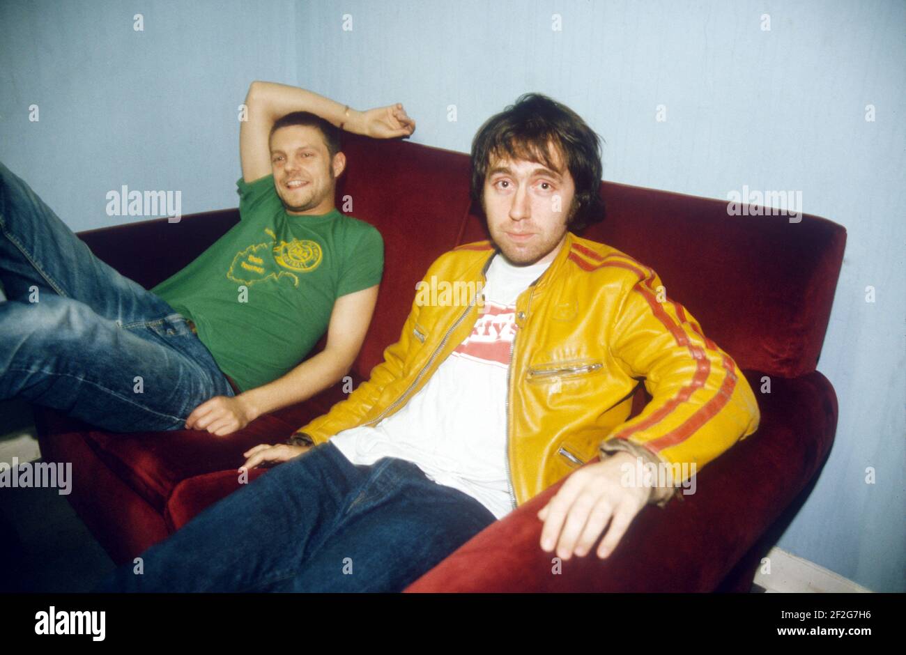 Blue aeroplanes band hi-res stock photography and images - Alamy