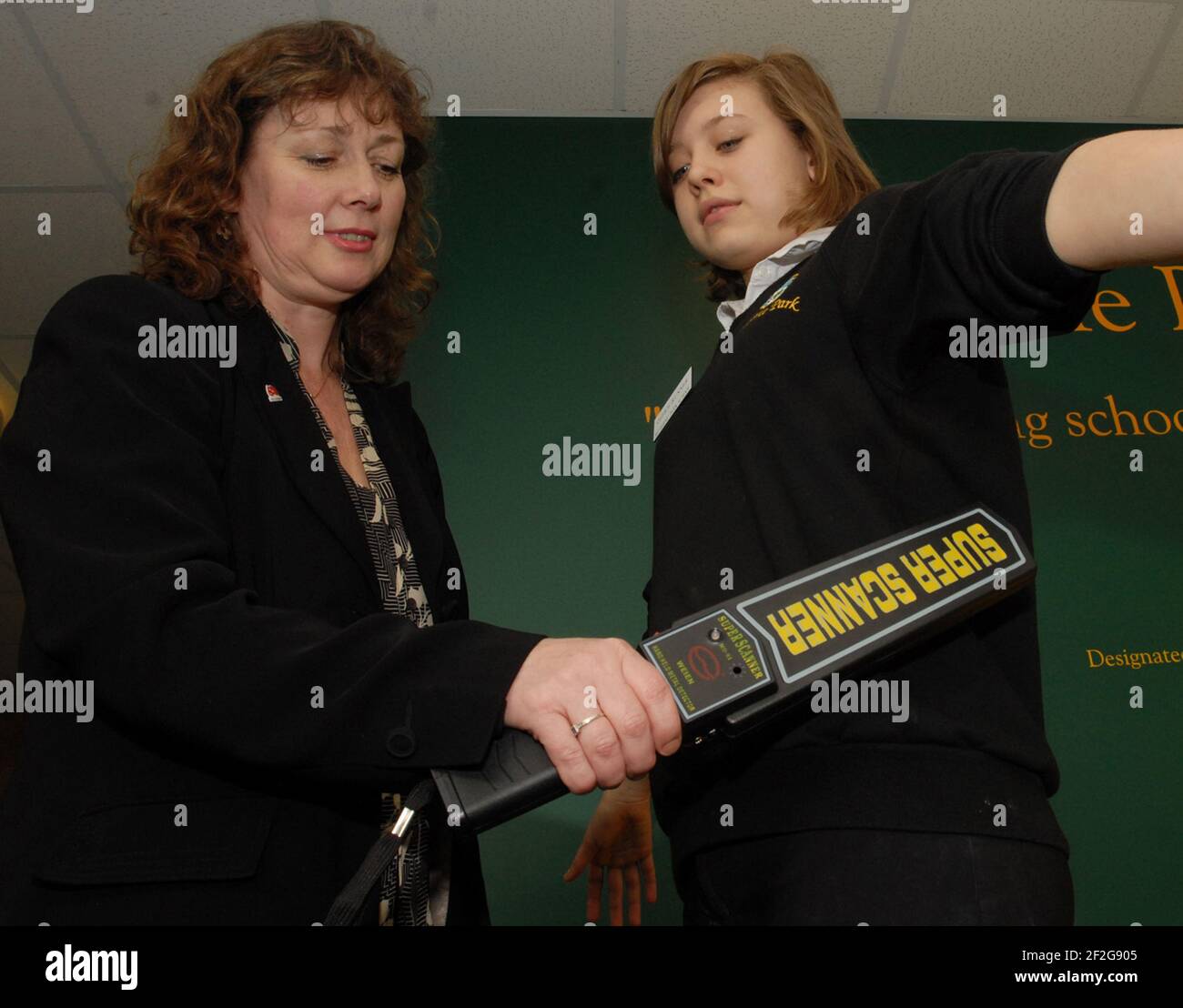 THE HEAD OF BITTERNE PARK SCHOOL SUSAN TRIGGER SCANS 13 YEAR OLD ROSIE ...