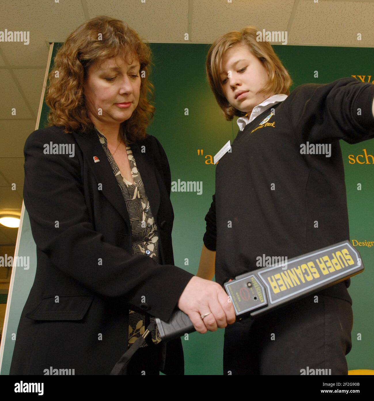 THE HEAD OF BITTERNE PARK SCHOOL SUSAN TRIGGER SCANS 13 YEAR OLD ROSIE ...