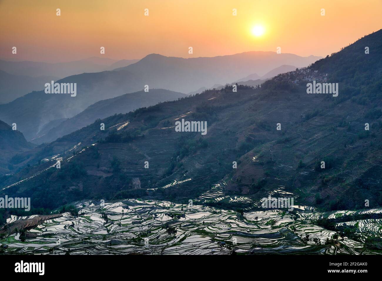 Travel all over china hi-res stock photography and images - Alamy