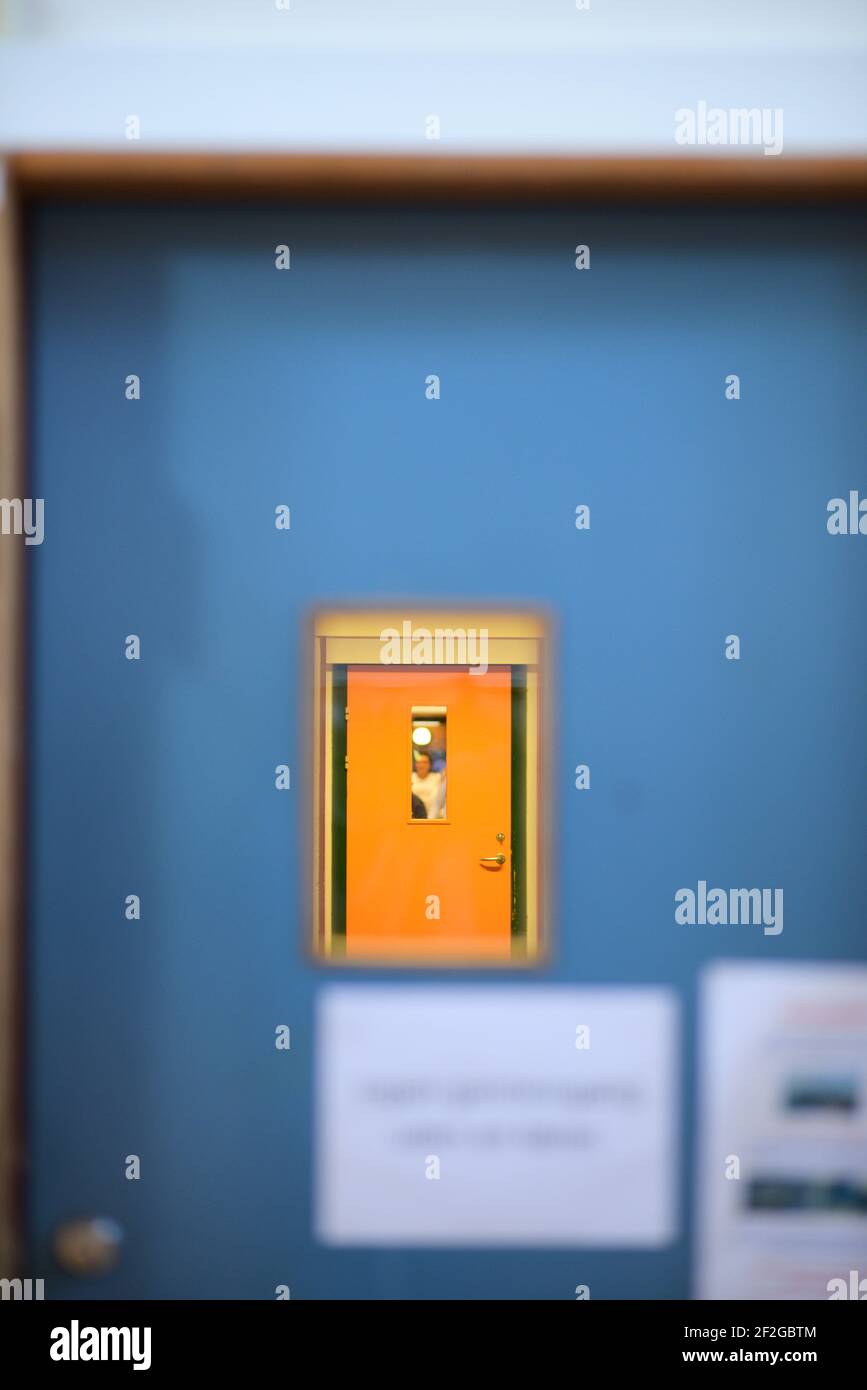 Small window school building hi-res stock photography and images - Alamy