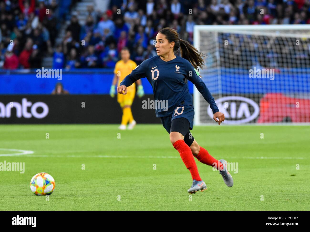Amel Majri of France controls the ball during the FIFA Women's World ...