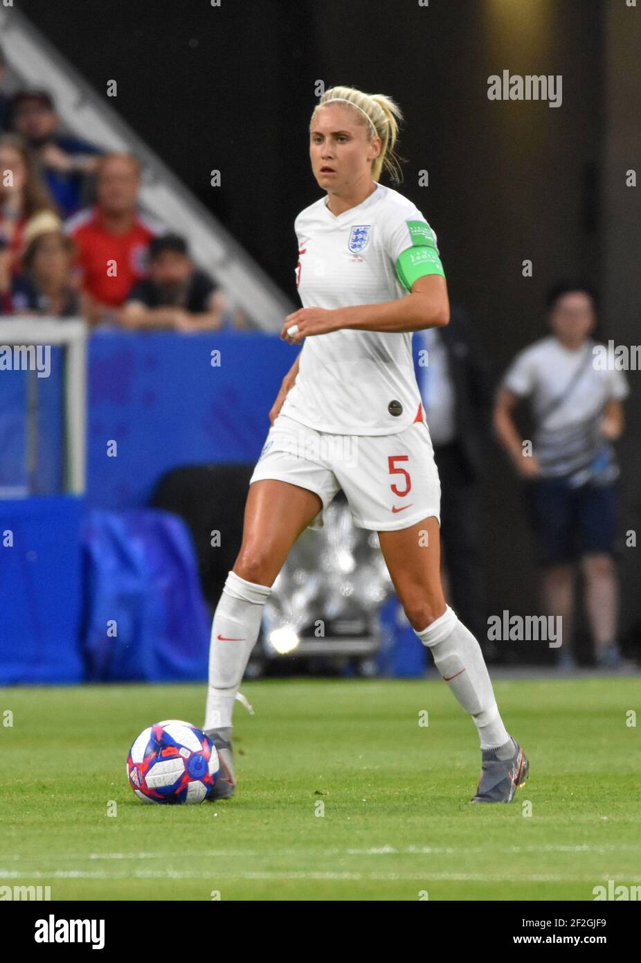 Steph Houghton of England controls the ball during the FIFA Women's ...