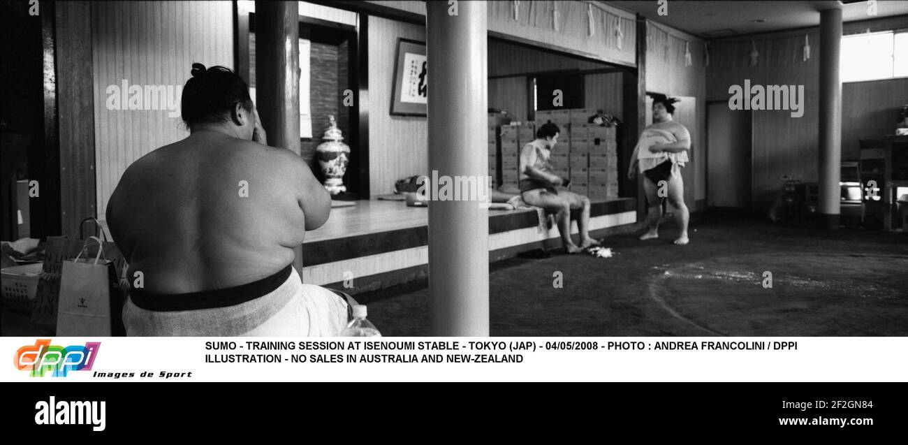 SUMO - TRAINING SESSION AT ISENOUMI STABLE - TOKYO (JAP) - 04/05/2008 ...