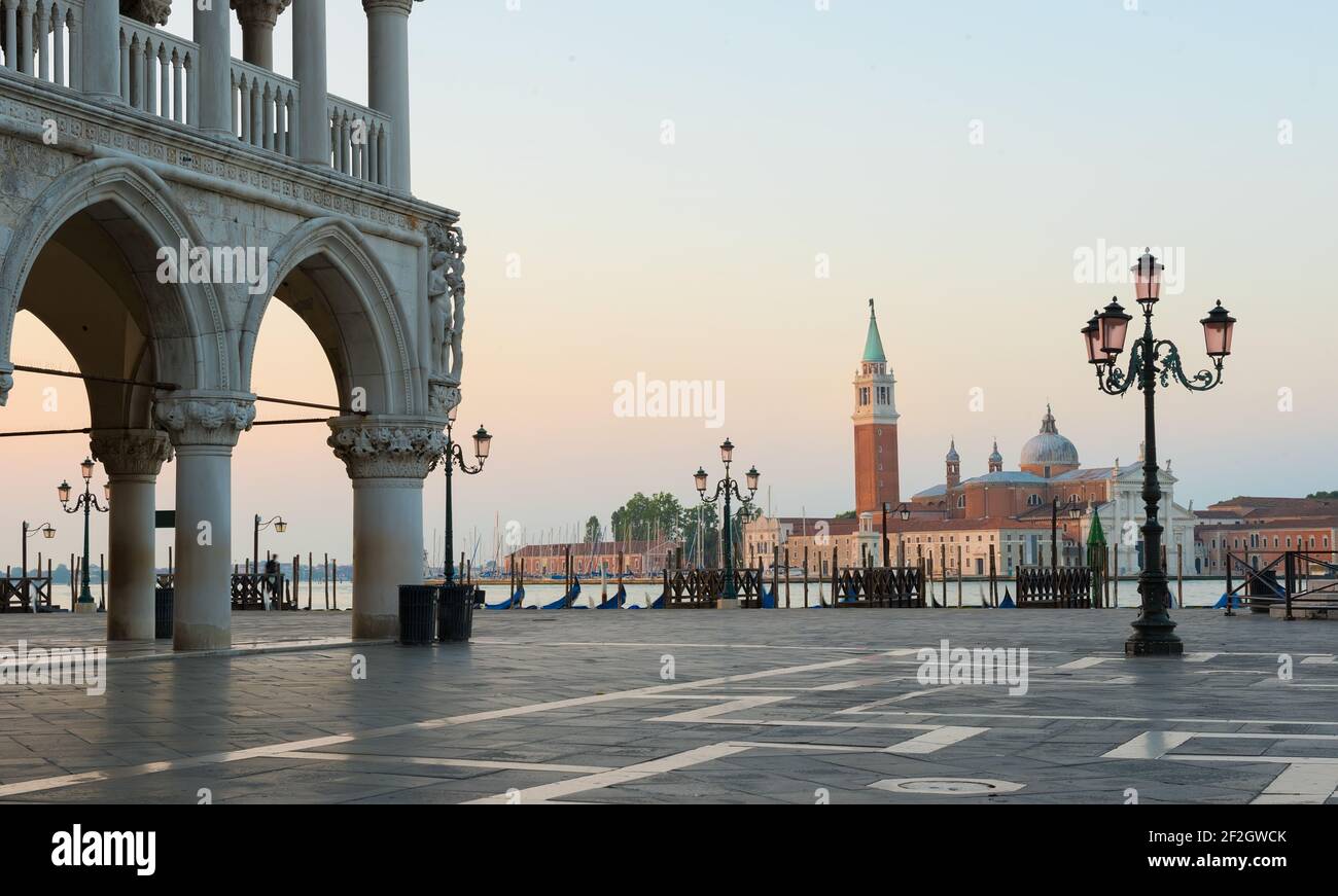 Piazza san marco in venice with morning sun hi-res stock photography ...