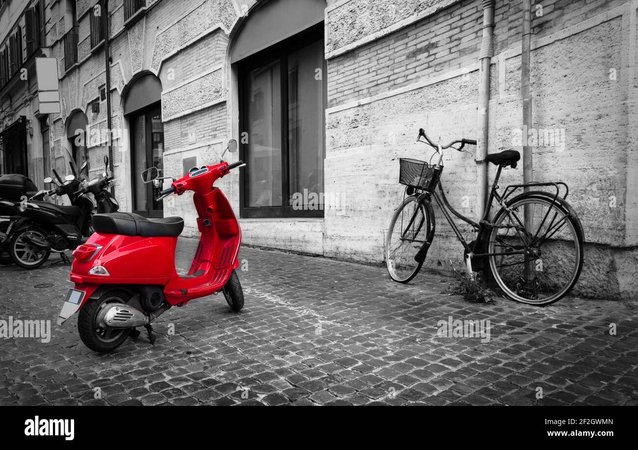 Red and black motor bike hi-res stock photography and images - Alamy
