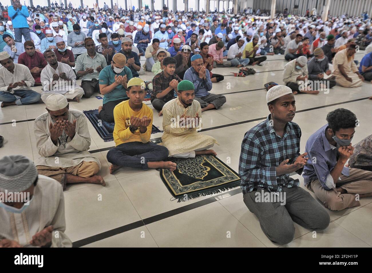 Thousands of Muslims are performing Jumma prayer at the National Mosque ...