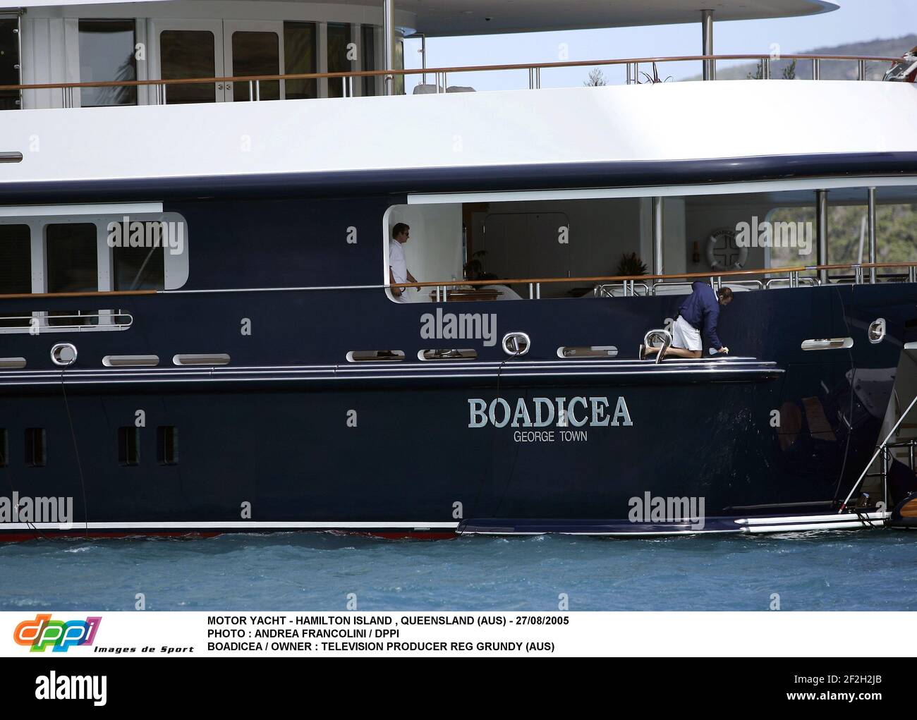 MOTOR YACHT - HAMILTON ISLAND , QUEENSLAND (AUS) - 27/08/2005 PHOTO ...