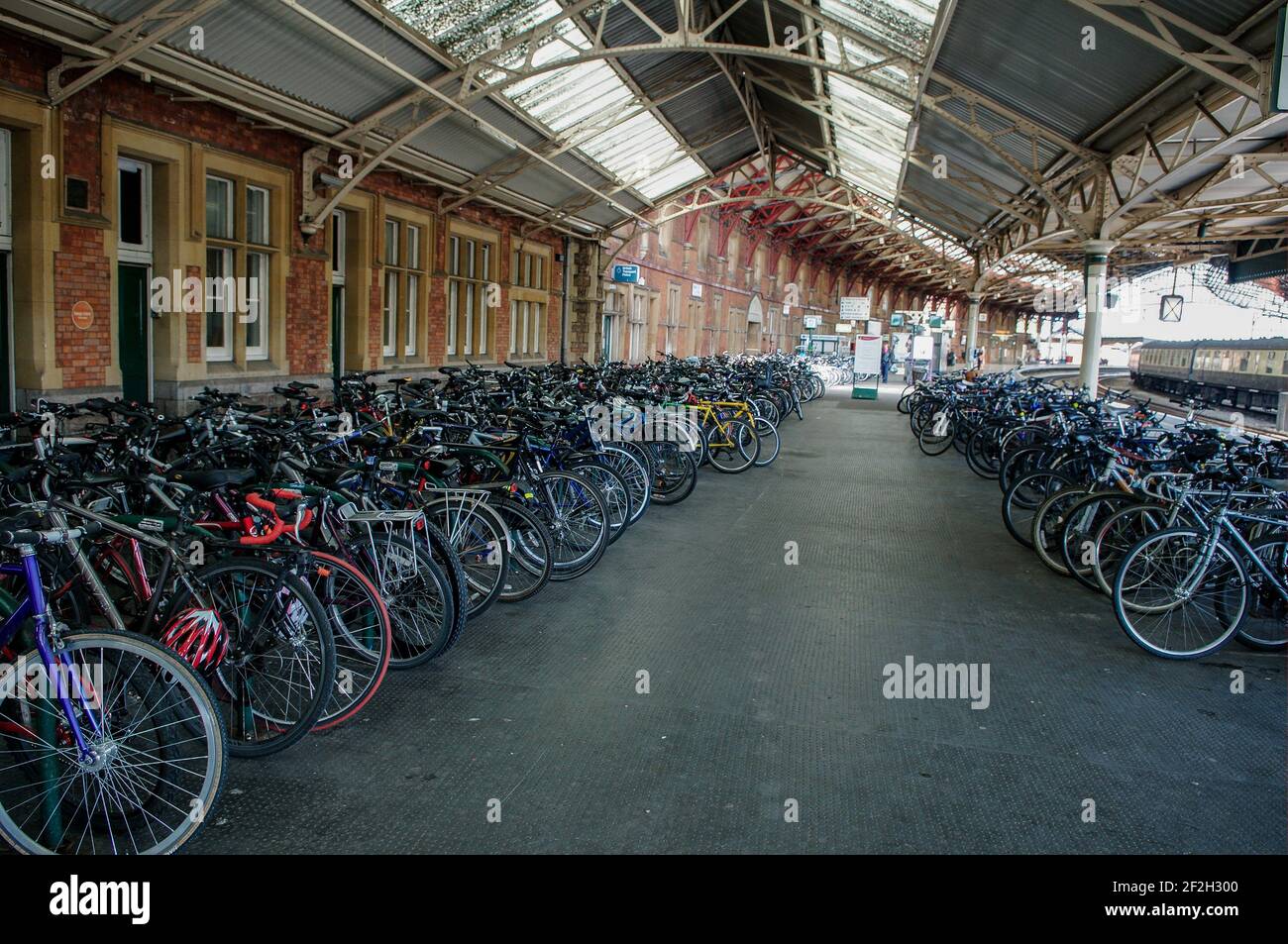 Bicycles temple hi-res stock photography and images - Alamy