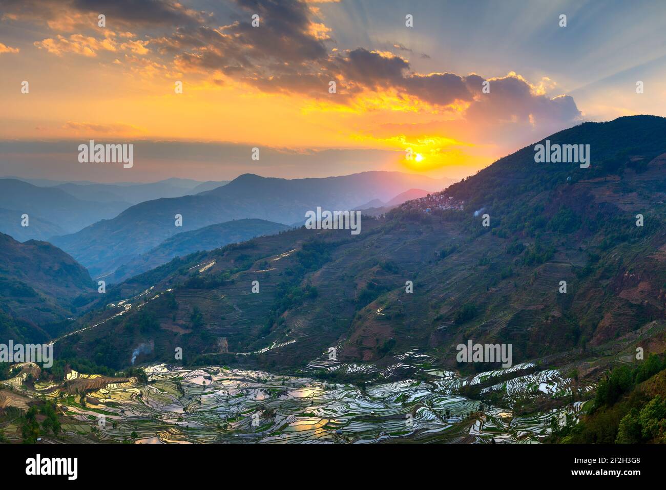 Travel all over china hi-res stock photography and images - Alamy