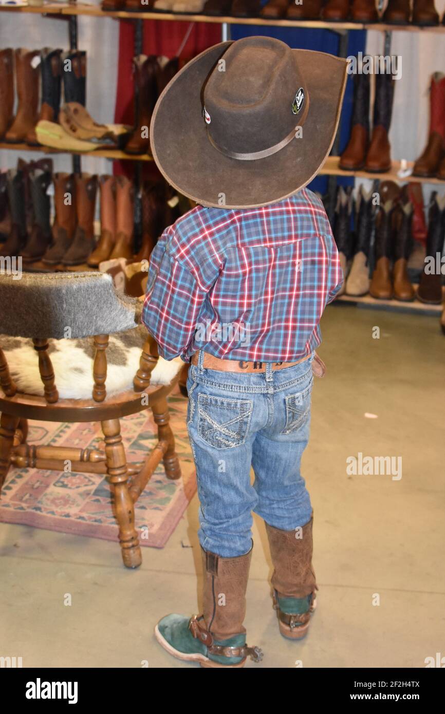 Kids playing cowboys hi-res stock photography and images - Alamy