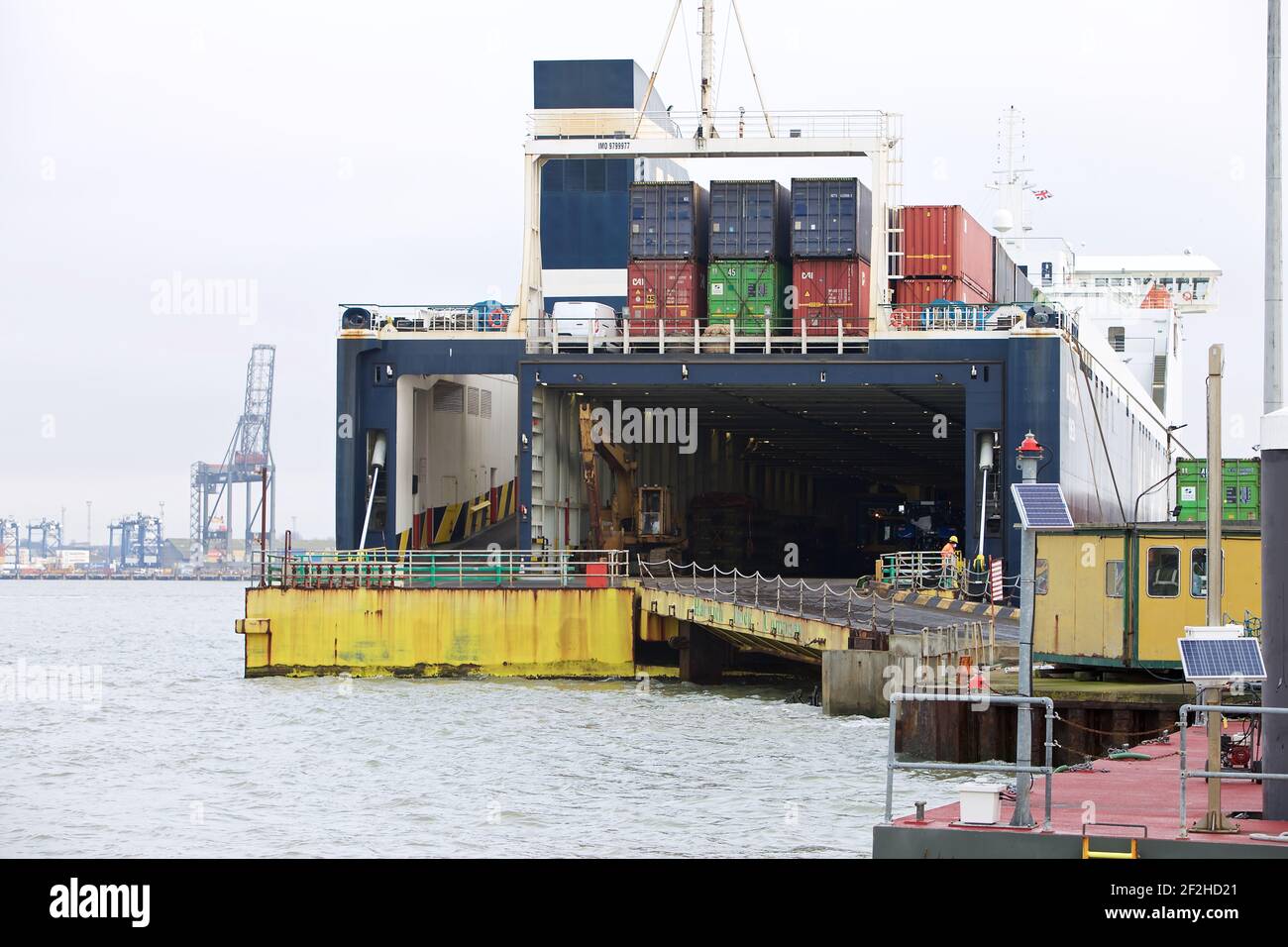 Loaded ro ro ship hi-res stock photography and images - Alamy