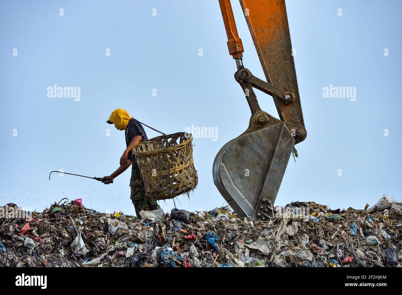 Poor waste management hi-res stock photography and images - Alamy