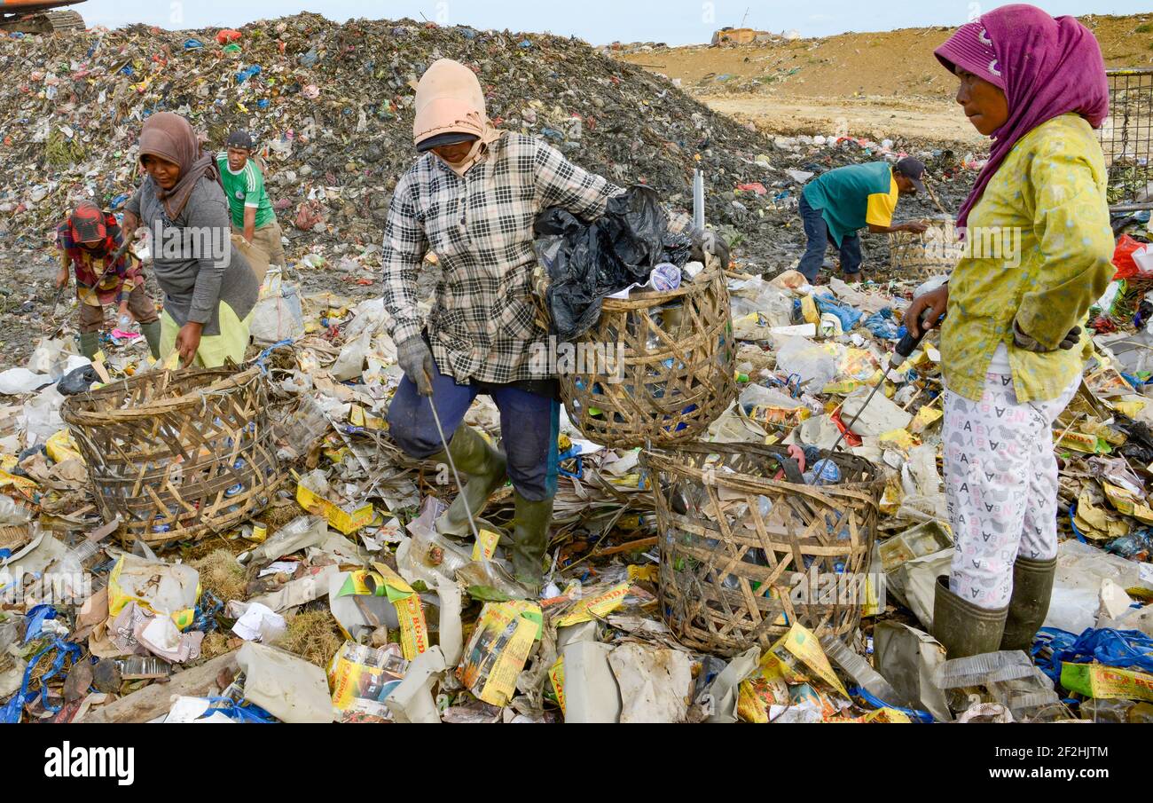 Climate change crisis consumerism hi-res stock photography and images ...