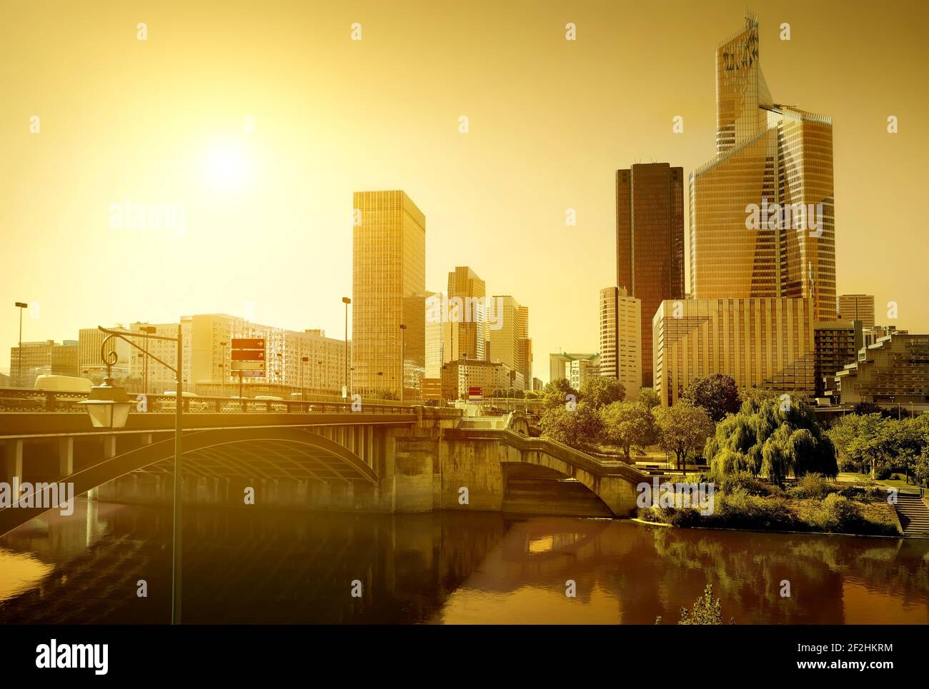 Bridge paris defense hi-res stock photography and images - Alamy